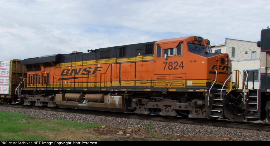 BNSF 7824